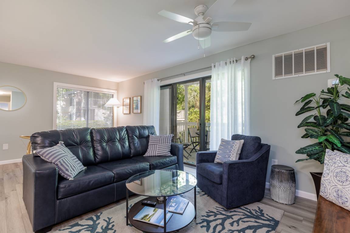Villa ∙ 2 Bedrooms ∙ 6 Guests - Coligny Beach Park
