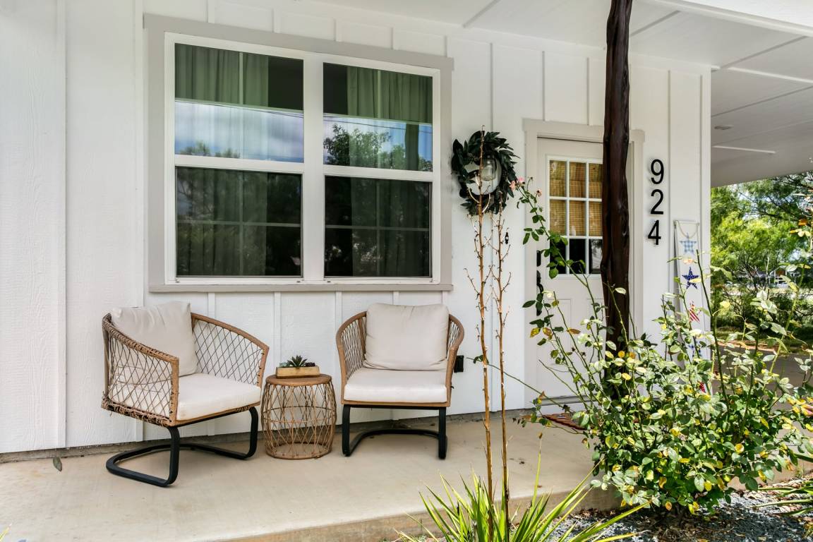 127 M² Hotel ∙ 3 Bedrooms ∙ 6 Guests - Fredericksburg, TX