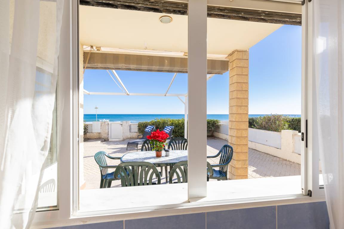 170 M² Chalet ∙ 4 Habitaciones ∙ 10 Huéspedes - Guardamar del Segura