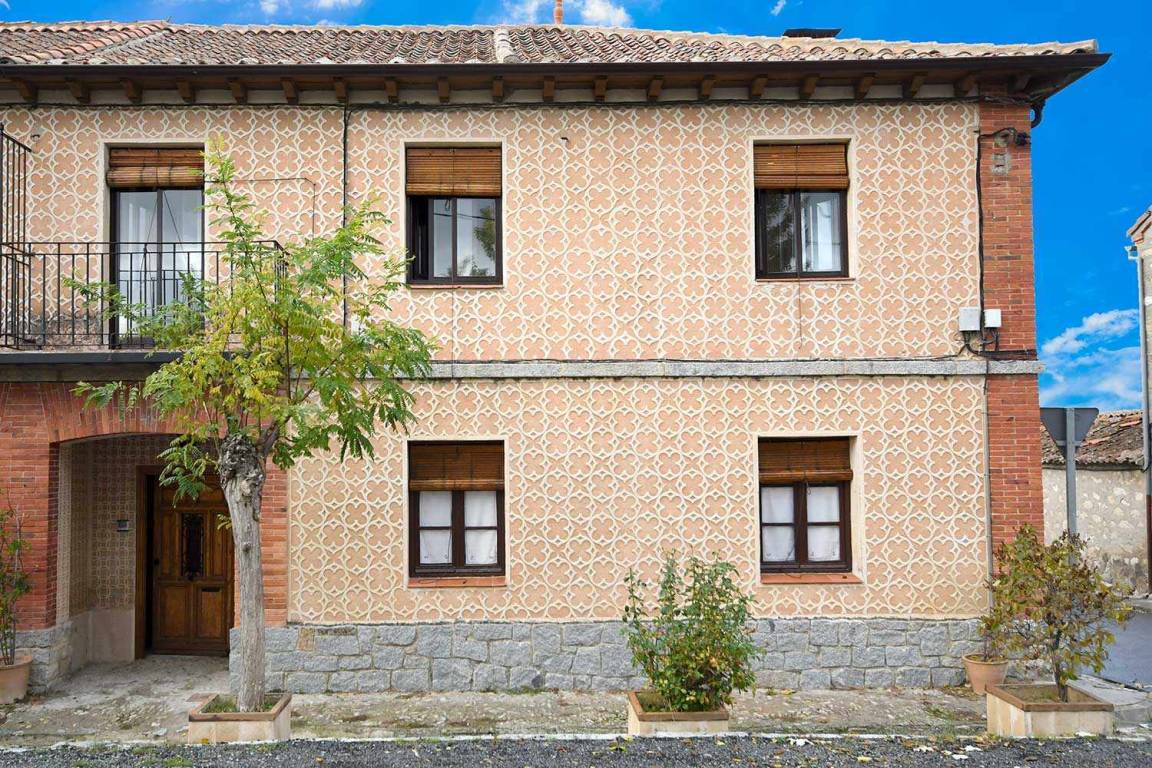 438 M² House ∙ 5 Bedrooms ∙ 10 Guests - Segovia