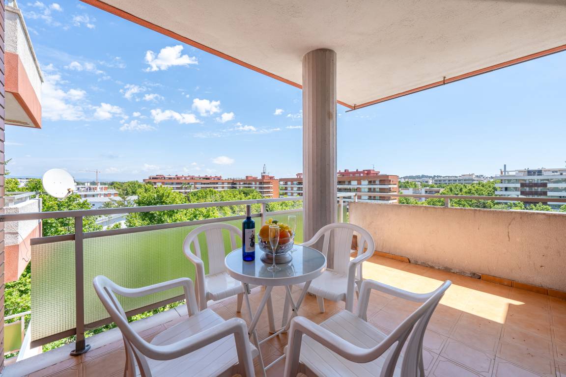 75 M² Apartamento ∙ 2 Habitaciones ∙ 6 Huéspedes - Tarragona