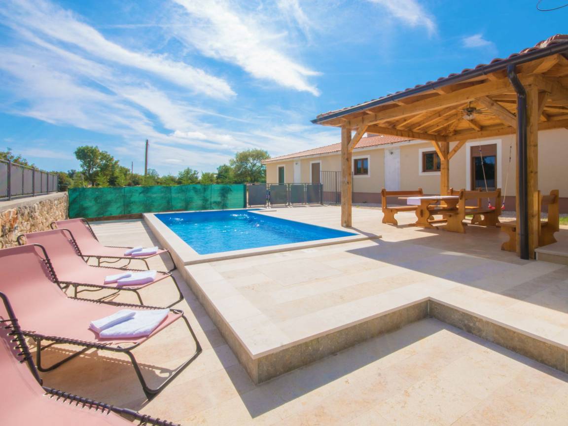 85 M² Accommodation ∙ 2 Bedrooms ∙ 6 Guests - Rovinj