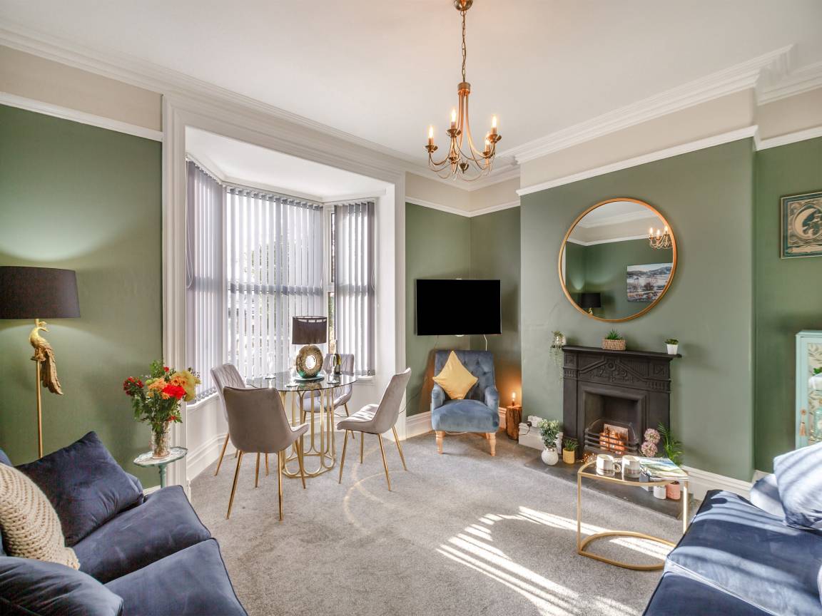 Cottage ∙ 6 Bedrooms ∙ 14 Guests - Tywyn