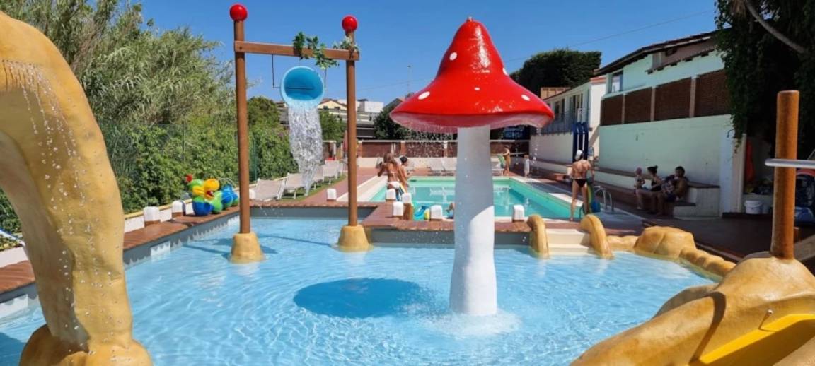 34 M² Caravan ∙ 2 Bedrooms ∙ 5 Guests - Loano