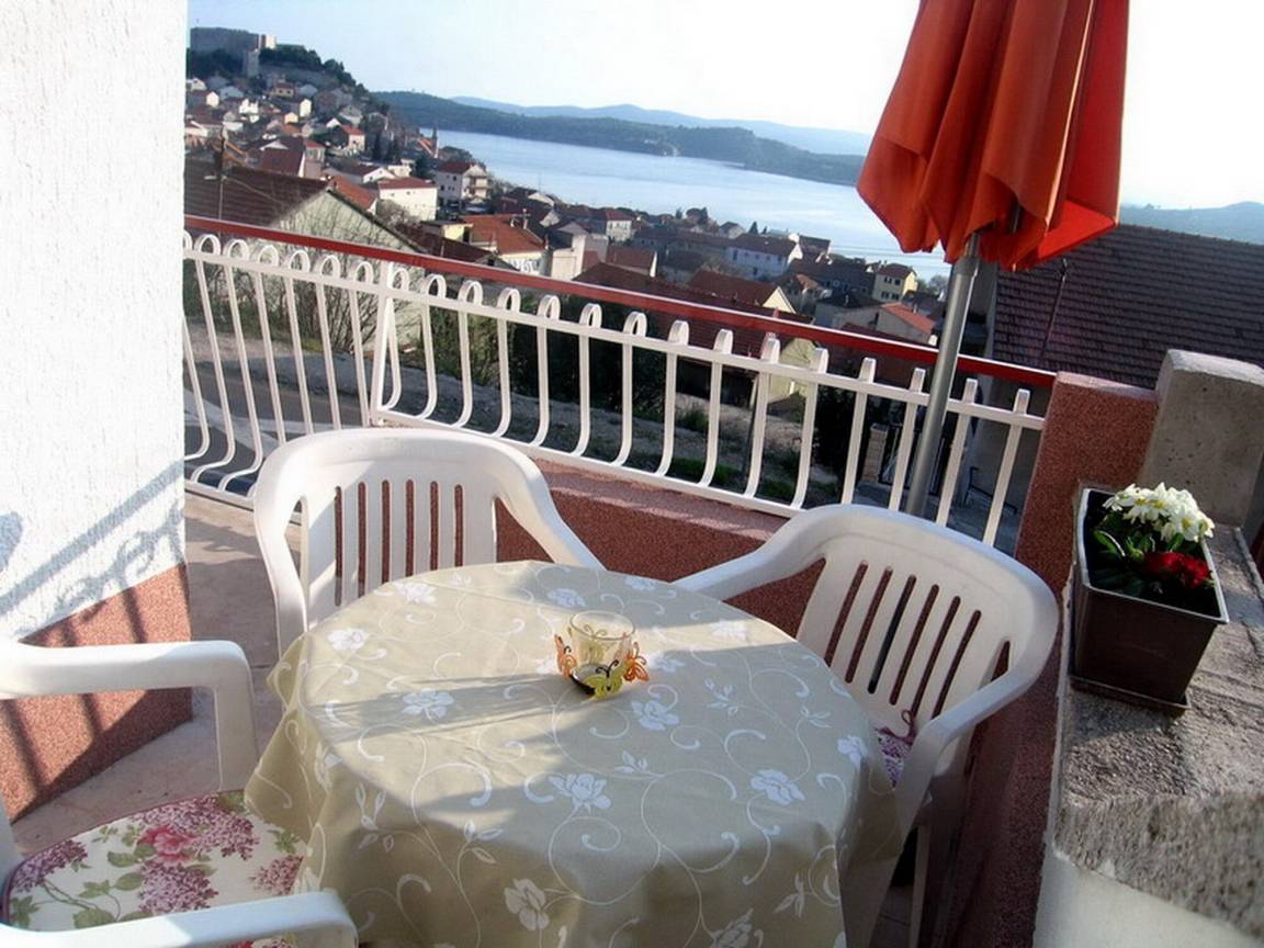 50 M² Apartment ∙ 2 Bedrooms ∙ 4 Guests - Skradin