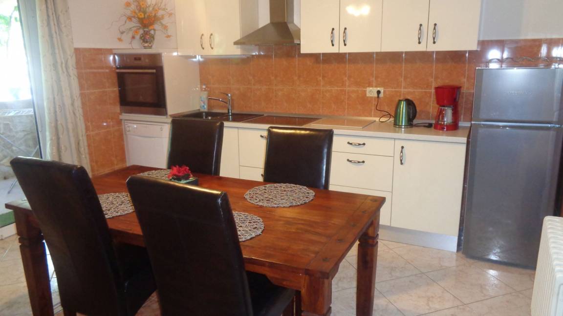 70 M² Apartamento ∙ 3 Huéspedes - Biograd na Moru