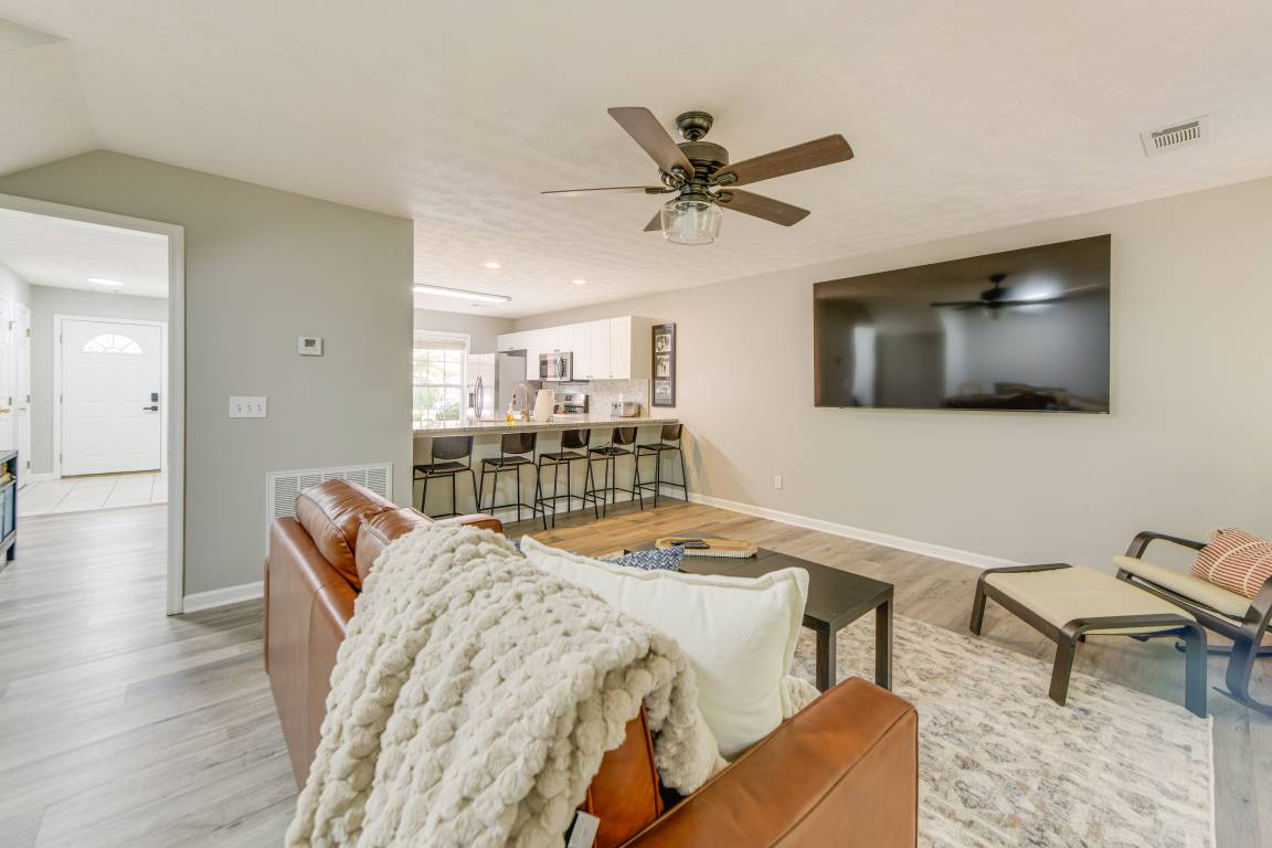 148 M² Apartment ∙ 3 Bedrooms ∙ 6 Guests - Auburn, AL