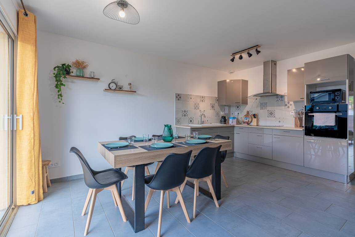 70 M² Hus ∙ 2 Sovrum ∙ 6 Gäster - Pauillac