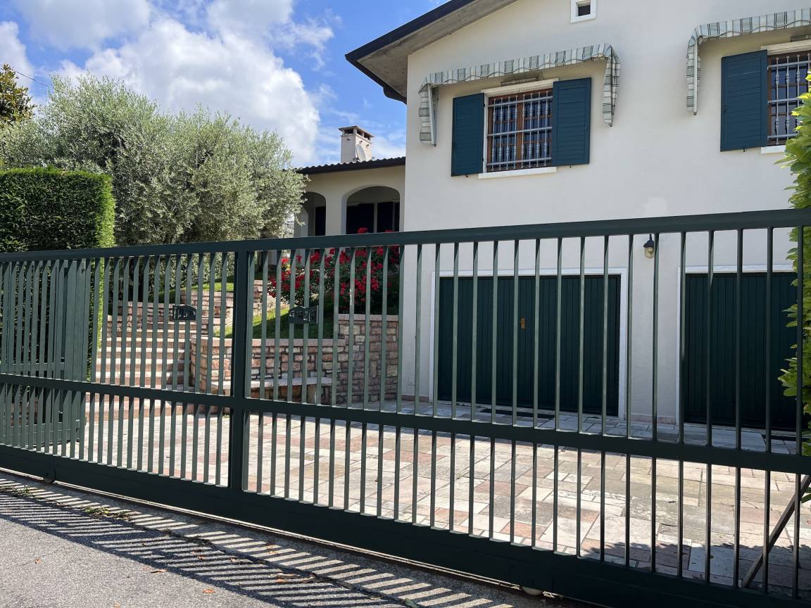 200 M² Villa ∙ 4 Slaapkamers ∙ 8 Gasten - Bardolino