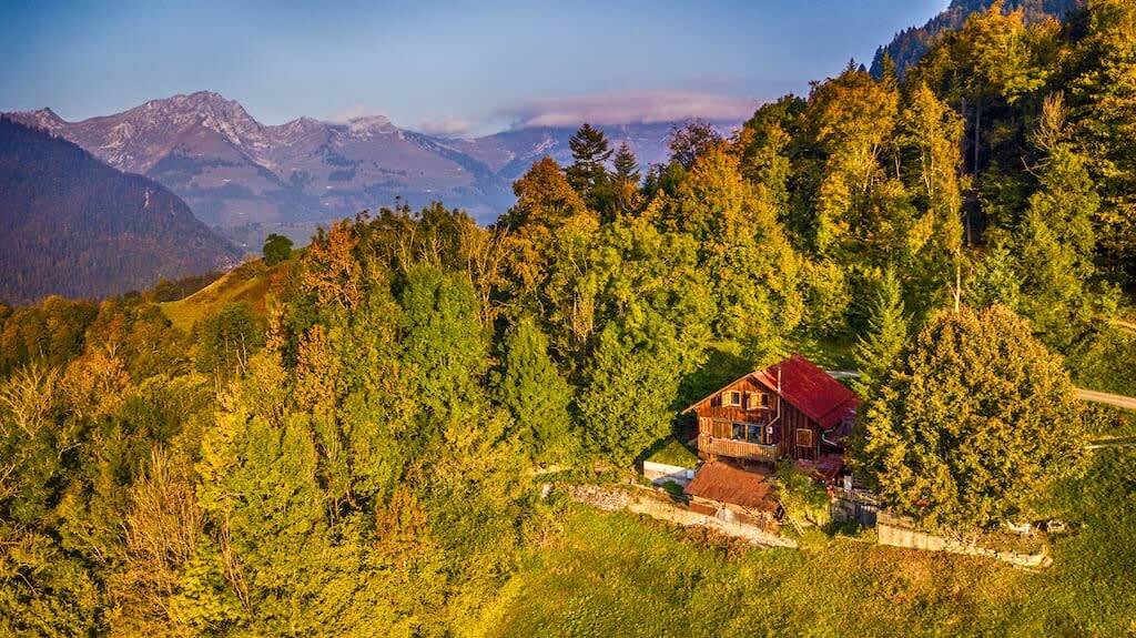 325 M² Chalet ∙ 10 Schlafzimmer ∙ 24 Gäste - Charmey