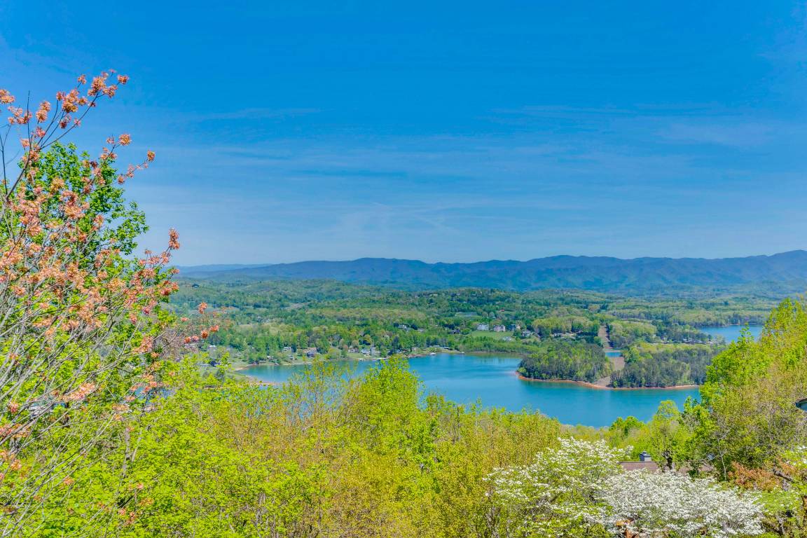 134 M² Apartment ∙ 2 Bedrooms ∙ 4 Guests - Hiawassee, GA