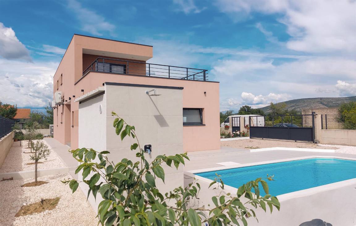 160 M² Casa ∙ 3 Habitaciones ∙ 8 Huéspedes - Knin