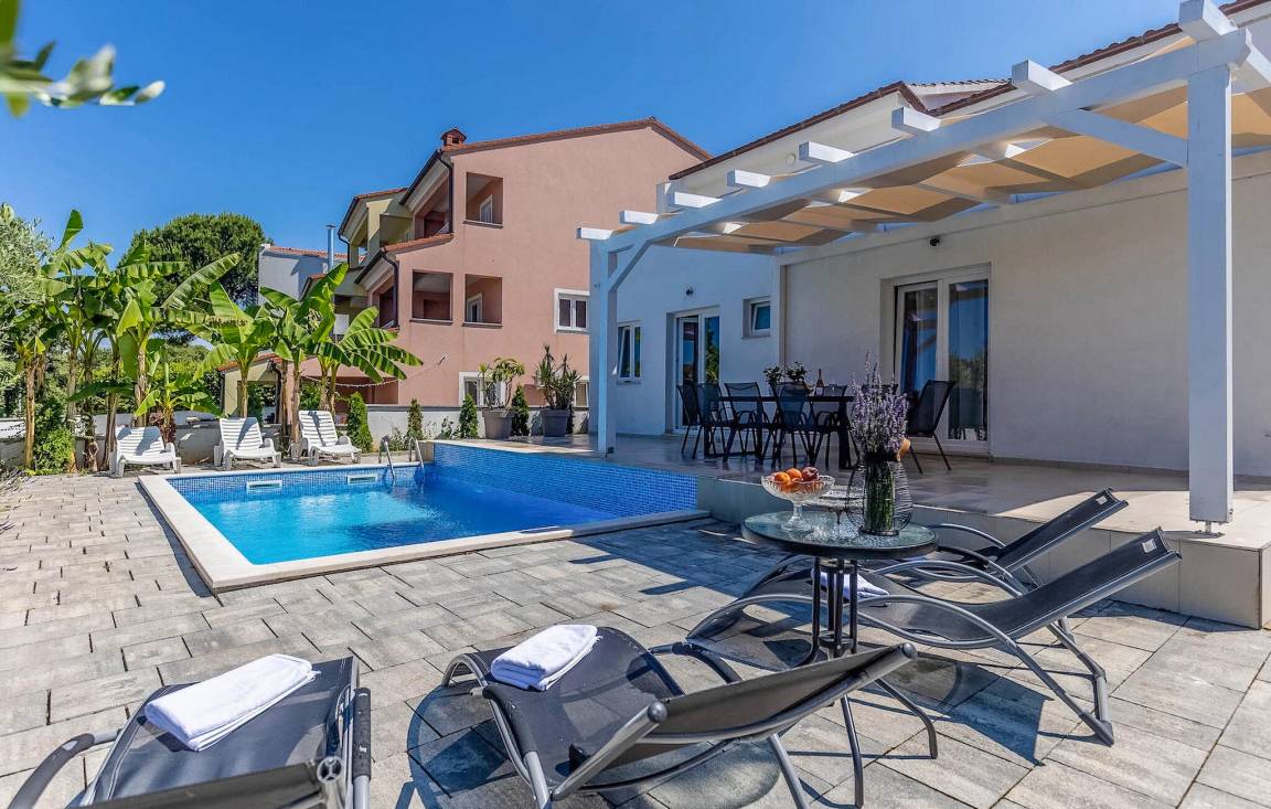 250 M² Maison De Vacances ∙ 4 Chambres ∙ 8 Personnes - Rovinj