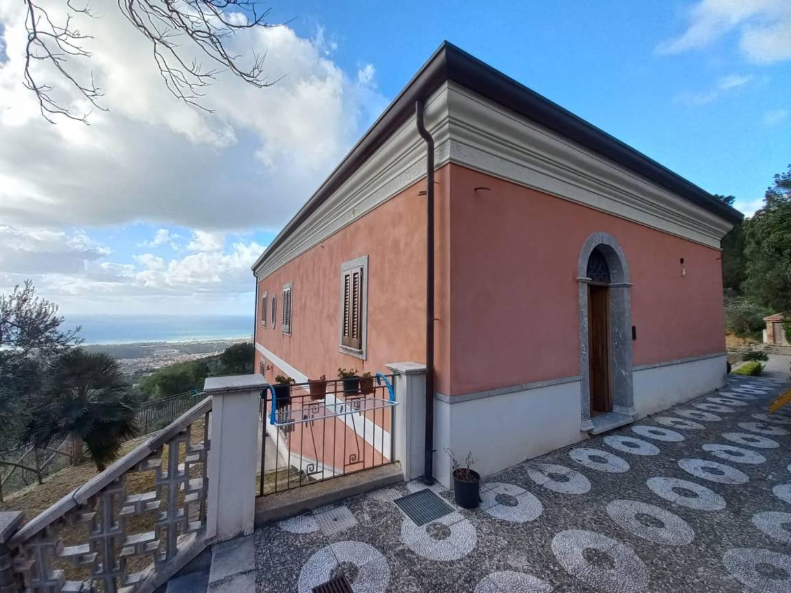 Agriturismo ∙ 4 Camere Da Letto ∙ 12 Ospiti - Capo d'Orlando