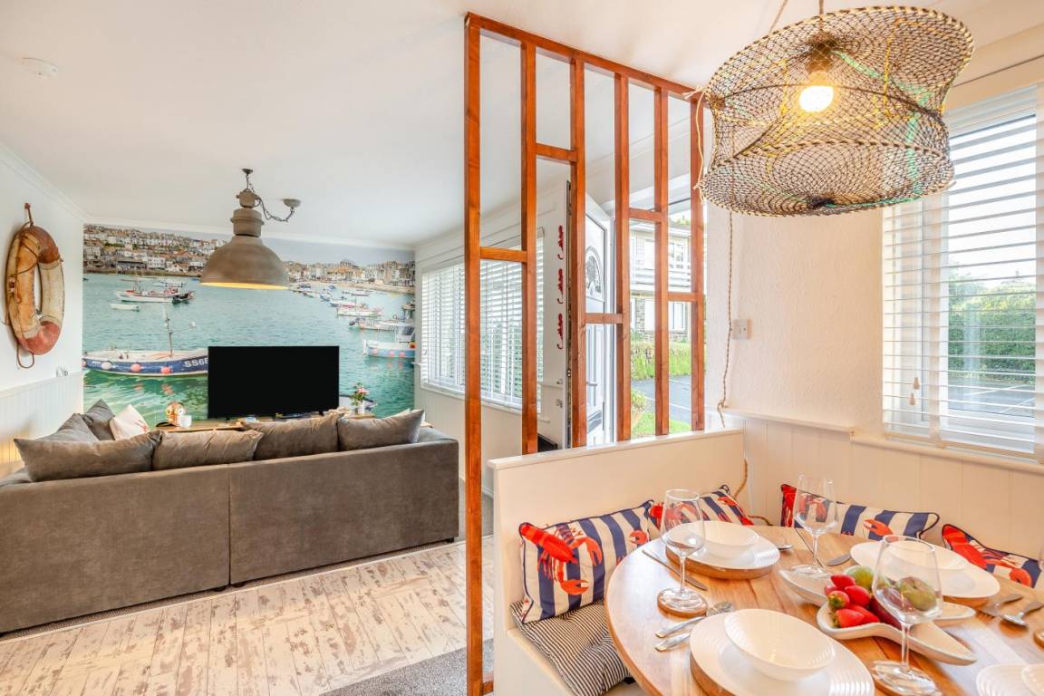 Apartment ∙ 2 Bedrooms ∙ 4 Guests - Carbis Bay