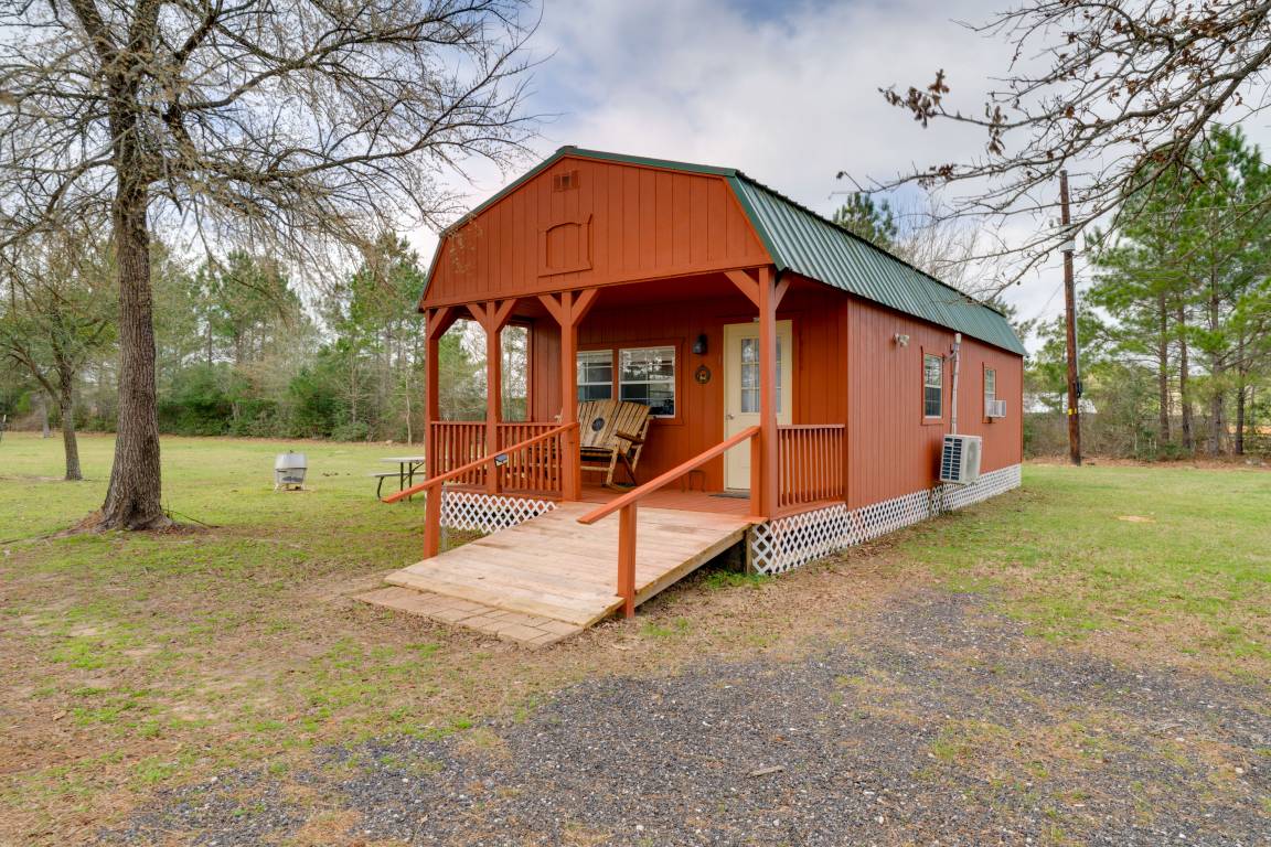 50 M² House ∙ 1 Bedroom ∙ 6 Guests - Texas Renaissance Festival