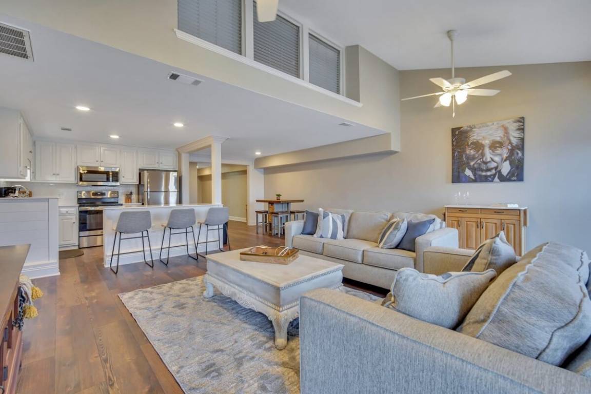 60 M² Loft ∙ 1 Makuuhuone ∙ 2 Vierasta - Statesboro