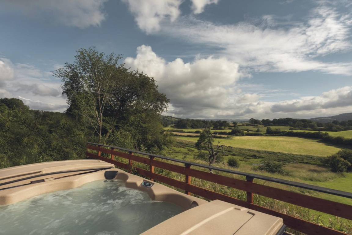 Maison De Vacances ∙ 9 Chambres ∙ 22 Personnes - Kendal