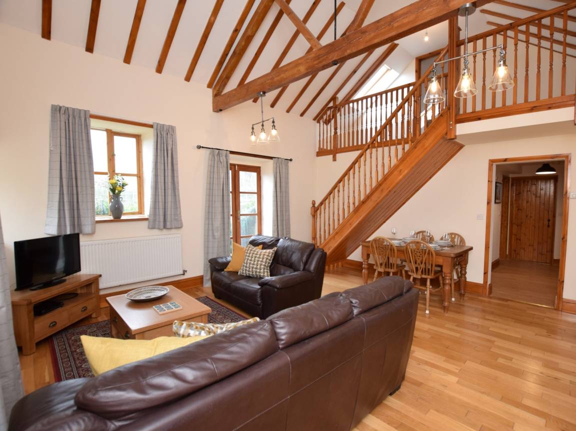 Cottage ∙ 2 Bedrooms ∙ 4 Guests - Steephill Cove Beach