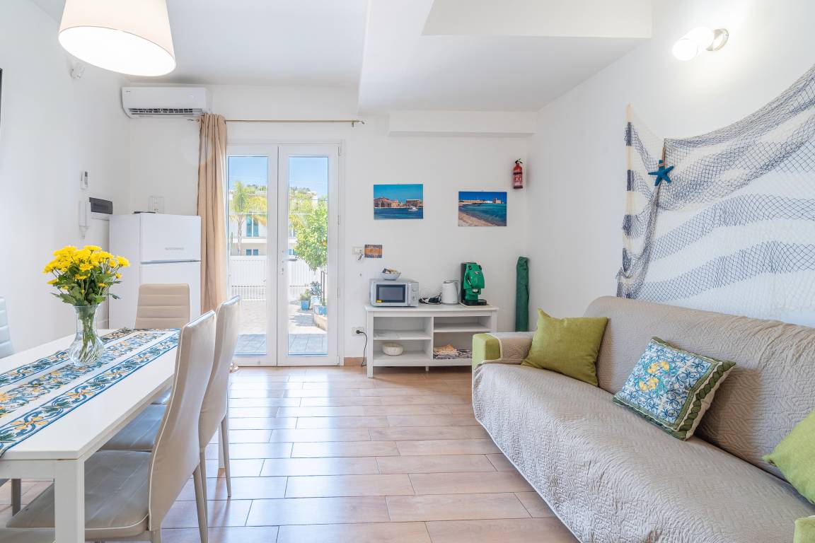 70 M² Appartamento Vacanza ∙ 2 Camere Da Letto ∙ 6 Ospiti - Noto