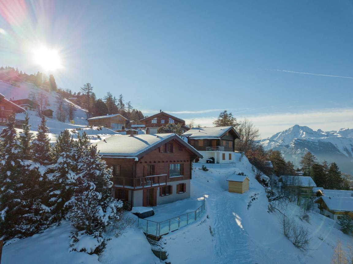 250 M² Chalet ∙ 5 Chambres ∙ 12 Personnes - Canton du Valais