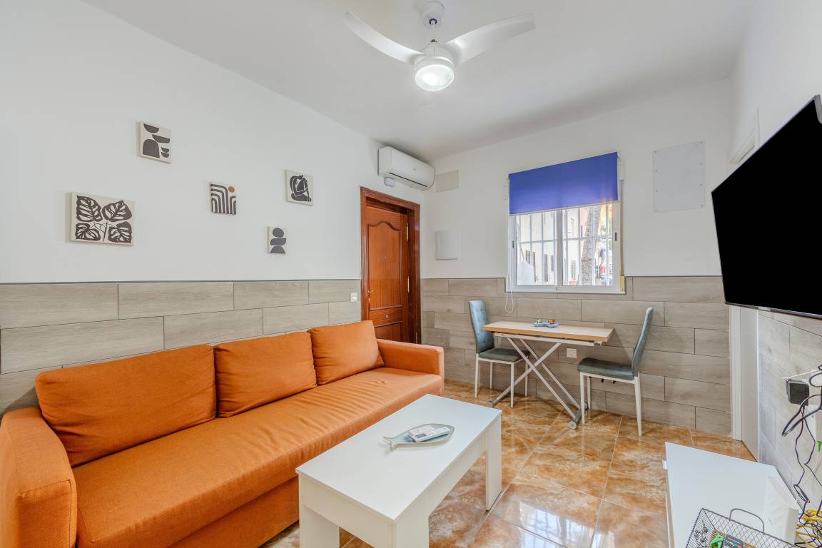60 M² Apartamento ∙ 2 Habitaciones ∙ 6 Huéspedes - Almería