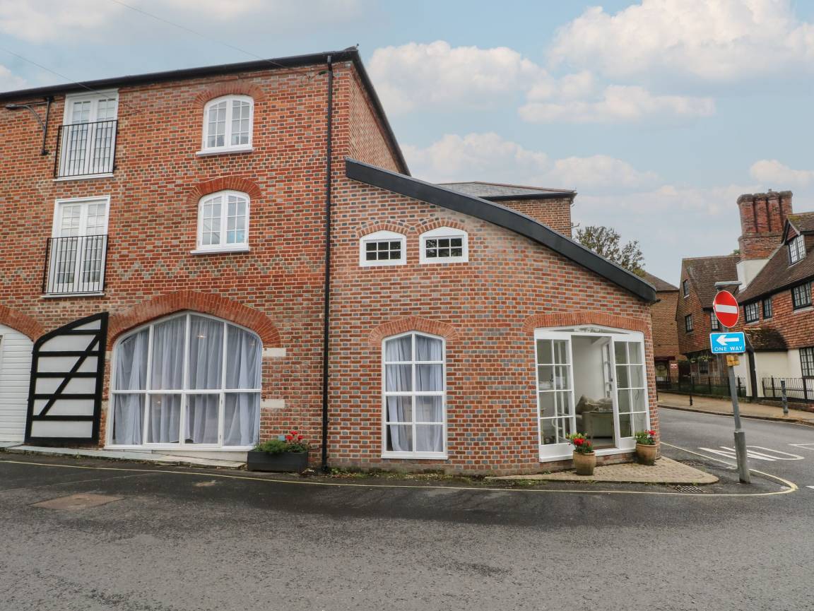Cottage ∙ 2 Bedrooms ∙ 4 Guests - Fareham