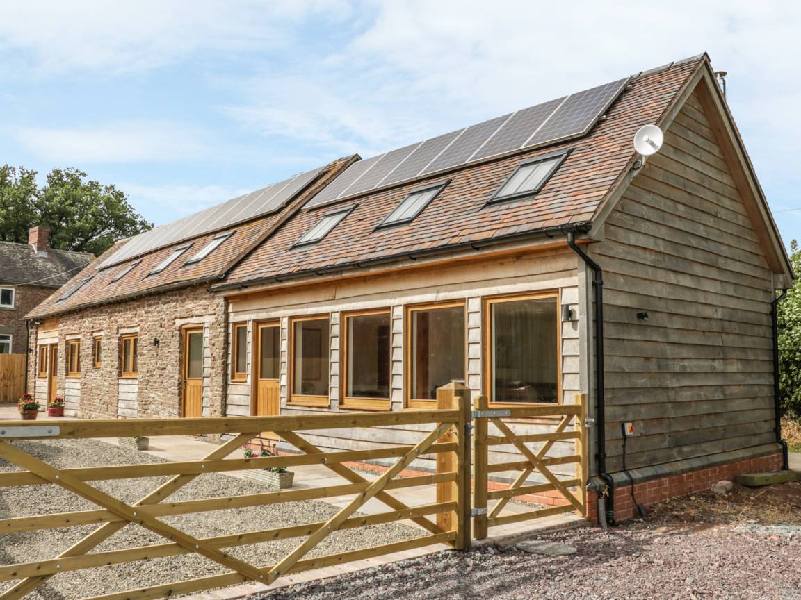 Cottage ∙ 4 Bedrooms ∙ 8 Guests - Shropshire