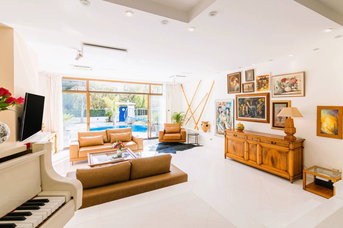 700 M² Villa ∙ 5 Bedrooms ∙ 10 Guests - Афины