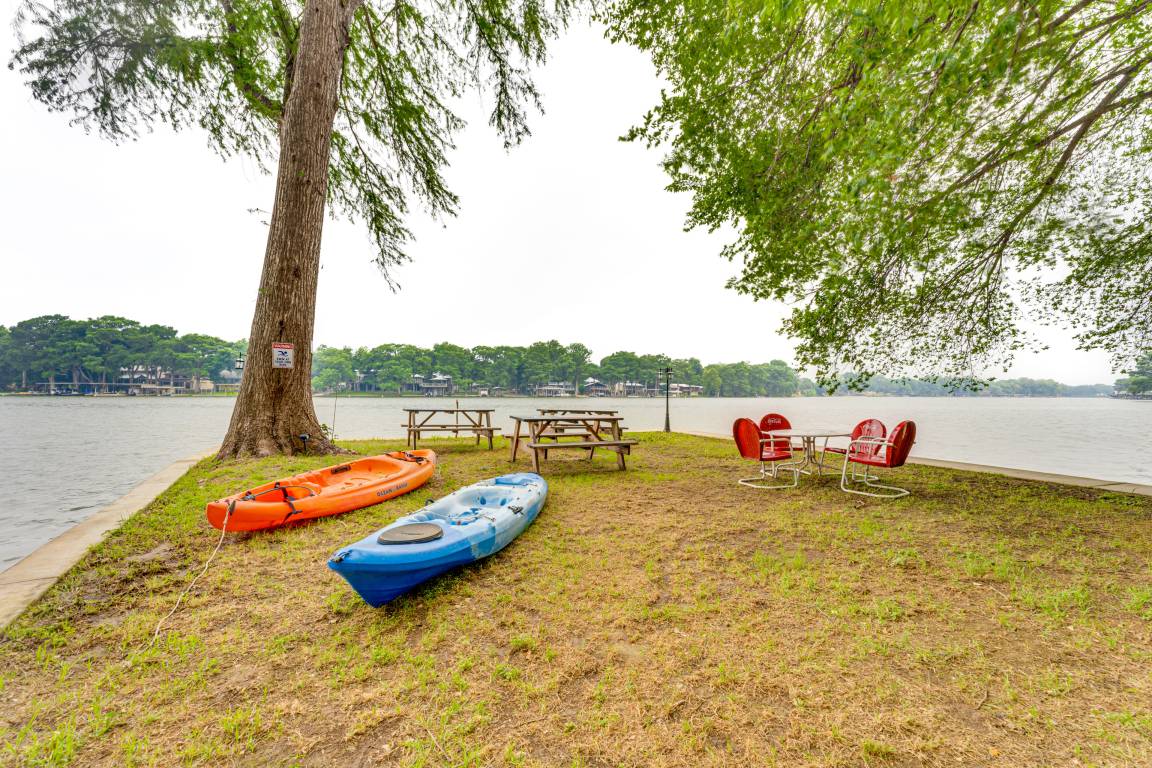 93 M² House ∙ 2 Bedrooms ∙ 5 Guests - New Braunfels, TX