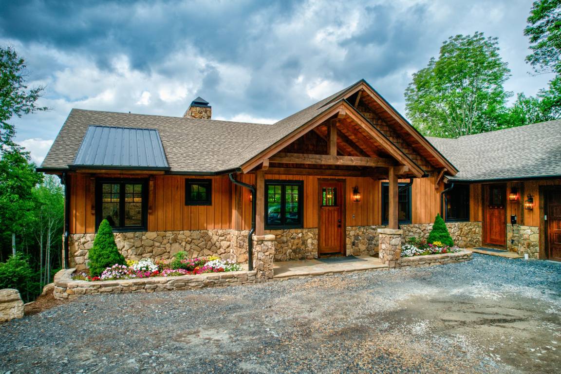 Cabin ∙ 7 Bedrooms ∙ 20 Guests - North Carolina