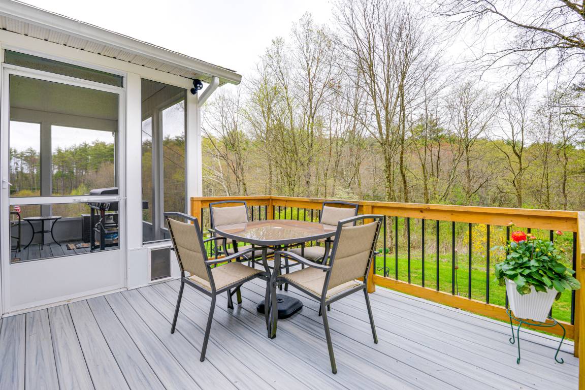 89 M² House ∙ 2 Bedrooms ∙ 4 Guests - Greenfield, MA