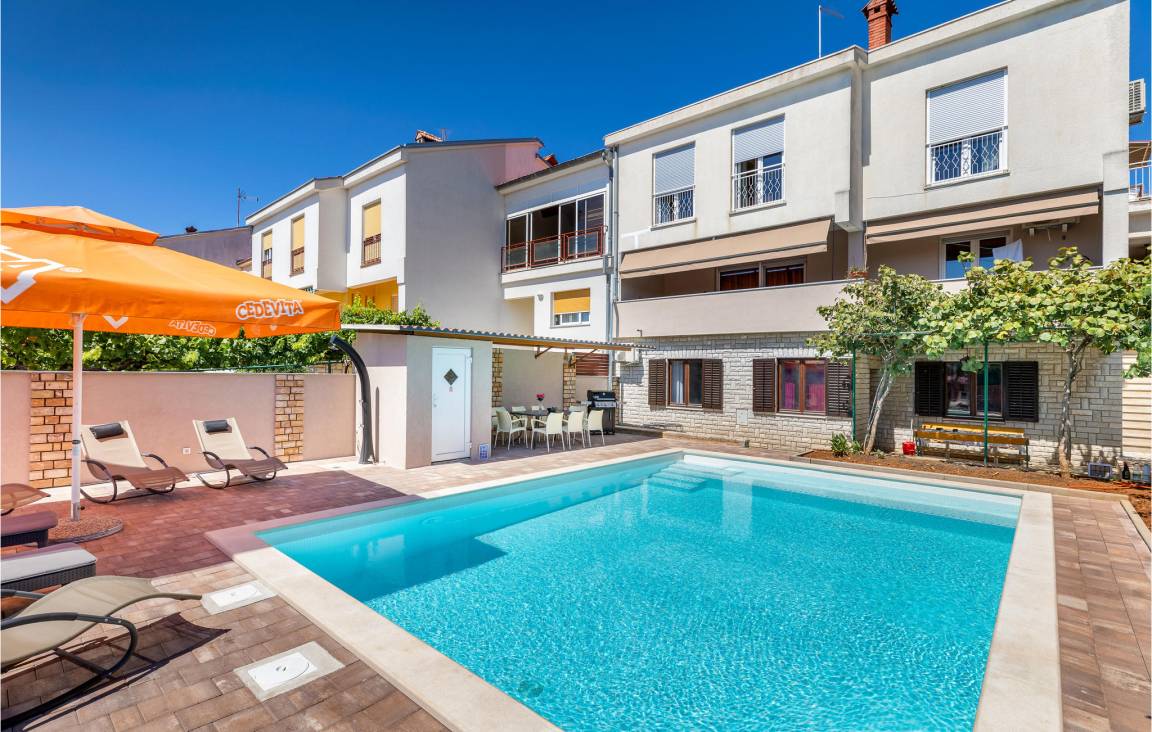 132 M² Apartamento ∙ 4 Habitaciones ∙ 10 Huéspedes - Pula