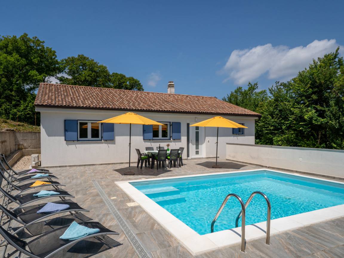 100 M² House ∙ 3 Bedrooms ∙ 6 Guests - Krk Island