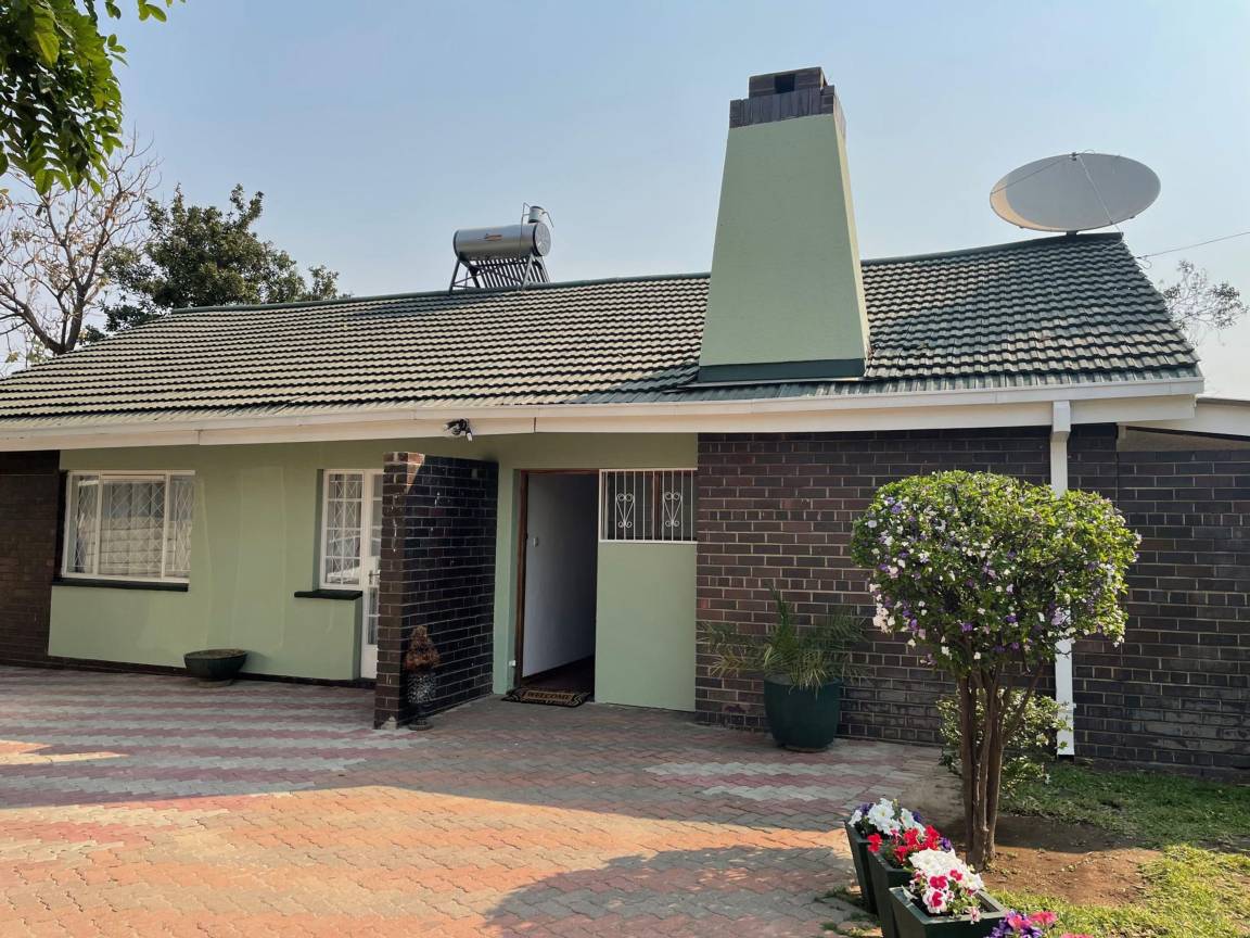 200 M² Apartamento ∙ 3 Habitaciones ∙ 5 Huéspedes - Harare