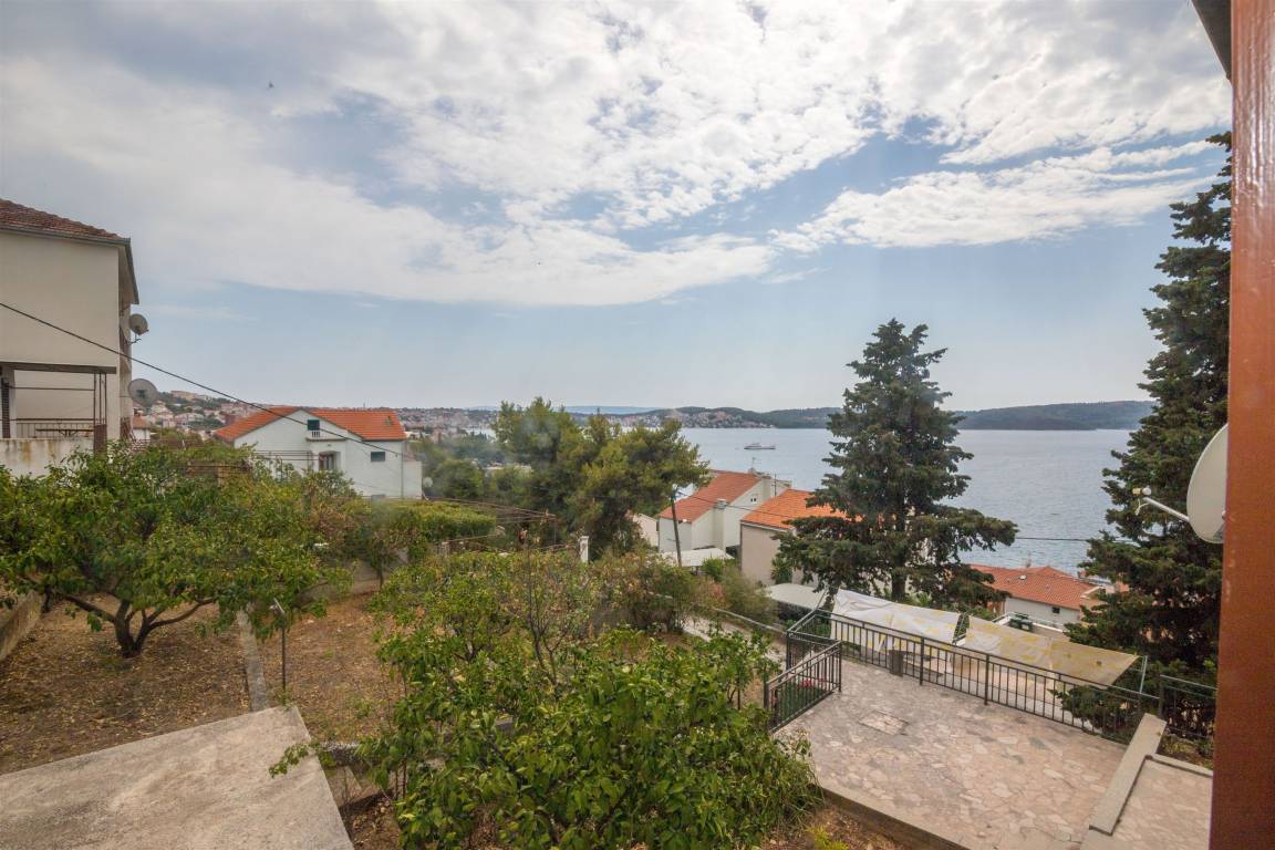 90 M² Ferienwohnung ∙ 2 Schlafzimmer ∙ 4 Gäste - Trogir