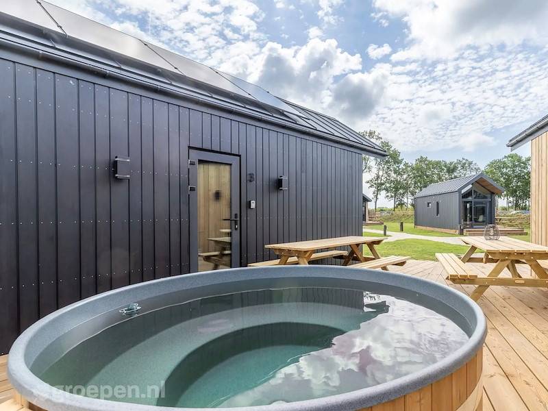 Huis ∙ 16 Slaapkamers ∙ 32 Gasten - Zeeland