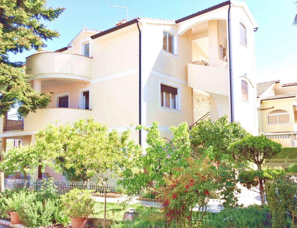 128 M² Apartment ∙ 3 Bedrooms ∙ 6 Guests - Umag