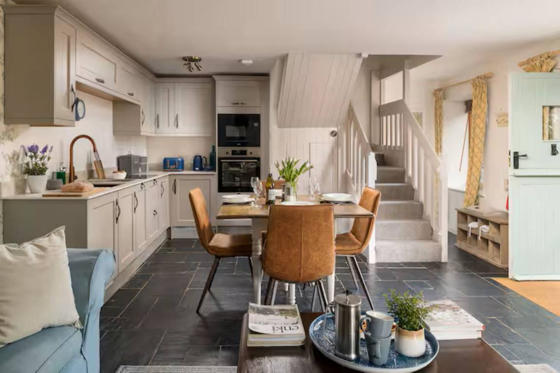 110 M² Cottage ∙ 2 Bedrooms ∙ 4 Guests - Devon