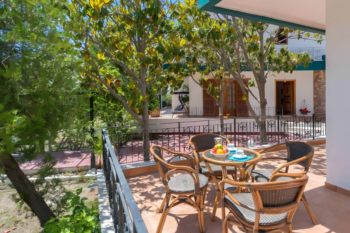 175 M² Apartment ∙ 3 Bedrooms ∙ 10 Guests - Rhodes