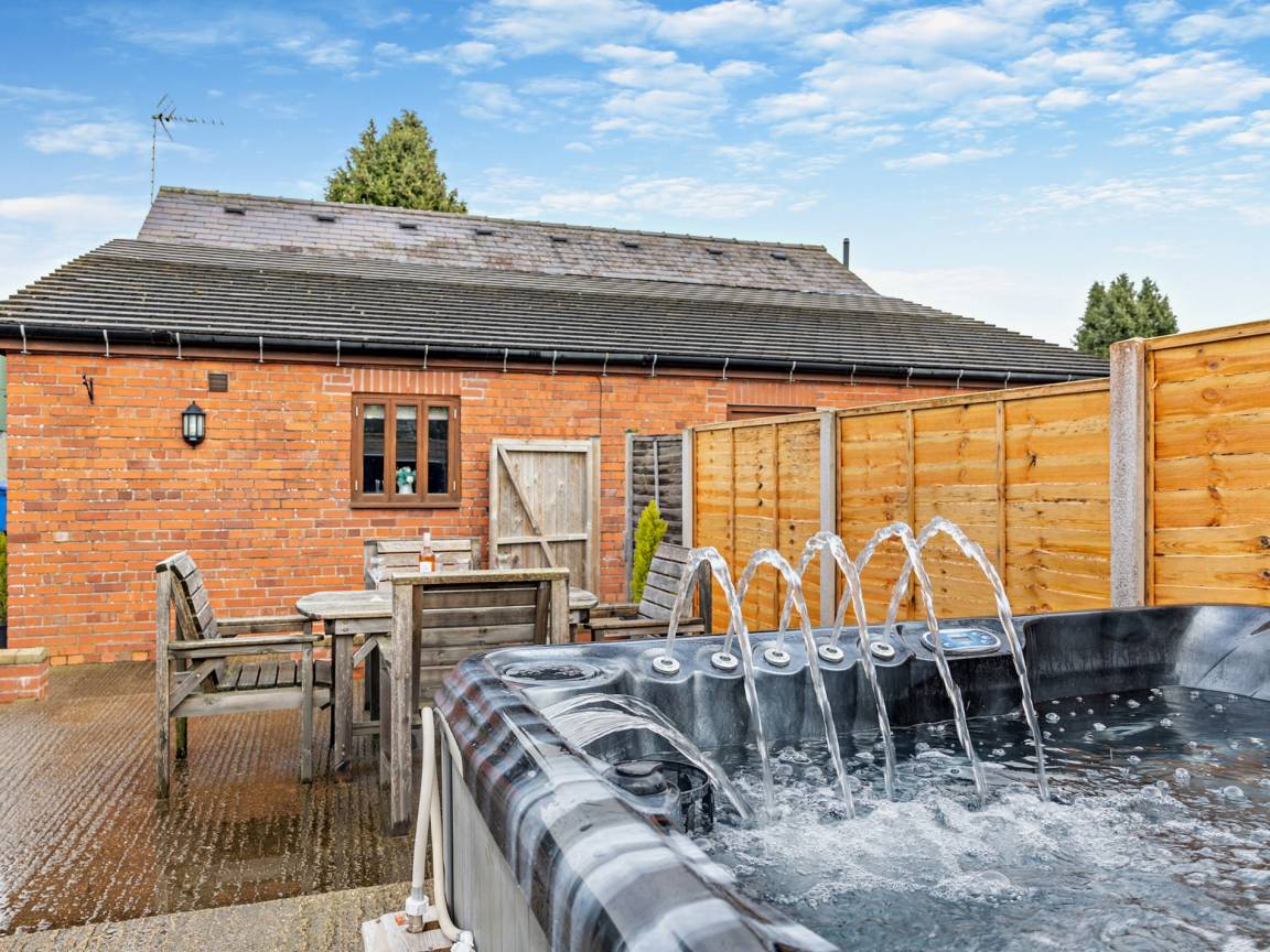 Cottage ∙ 2 Bedrooms ∙ 4 Guests - Cheshire