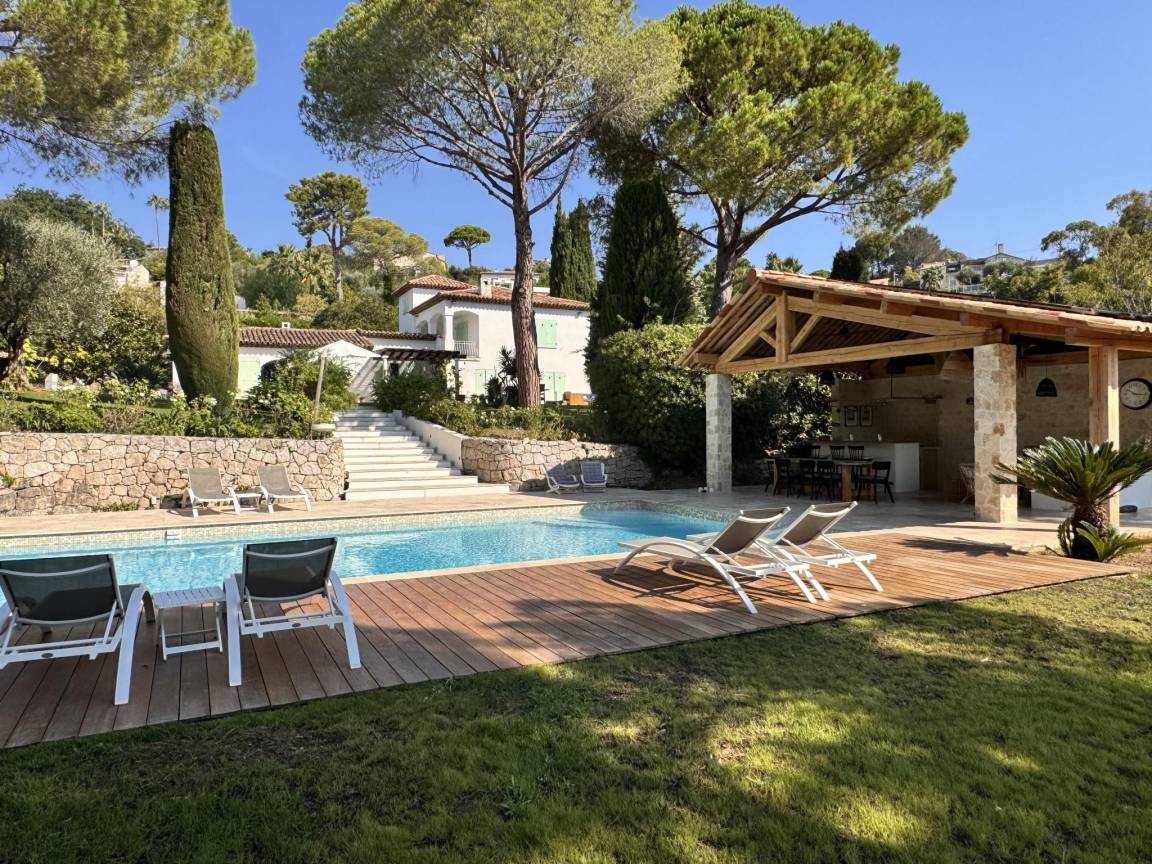 300 M² Villa ∙ 5 Bedrooms ∙ 10 Guests - Cannes