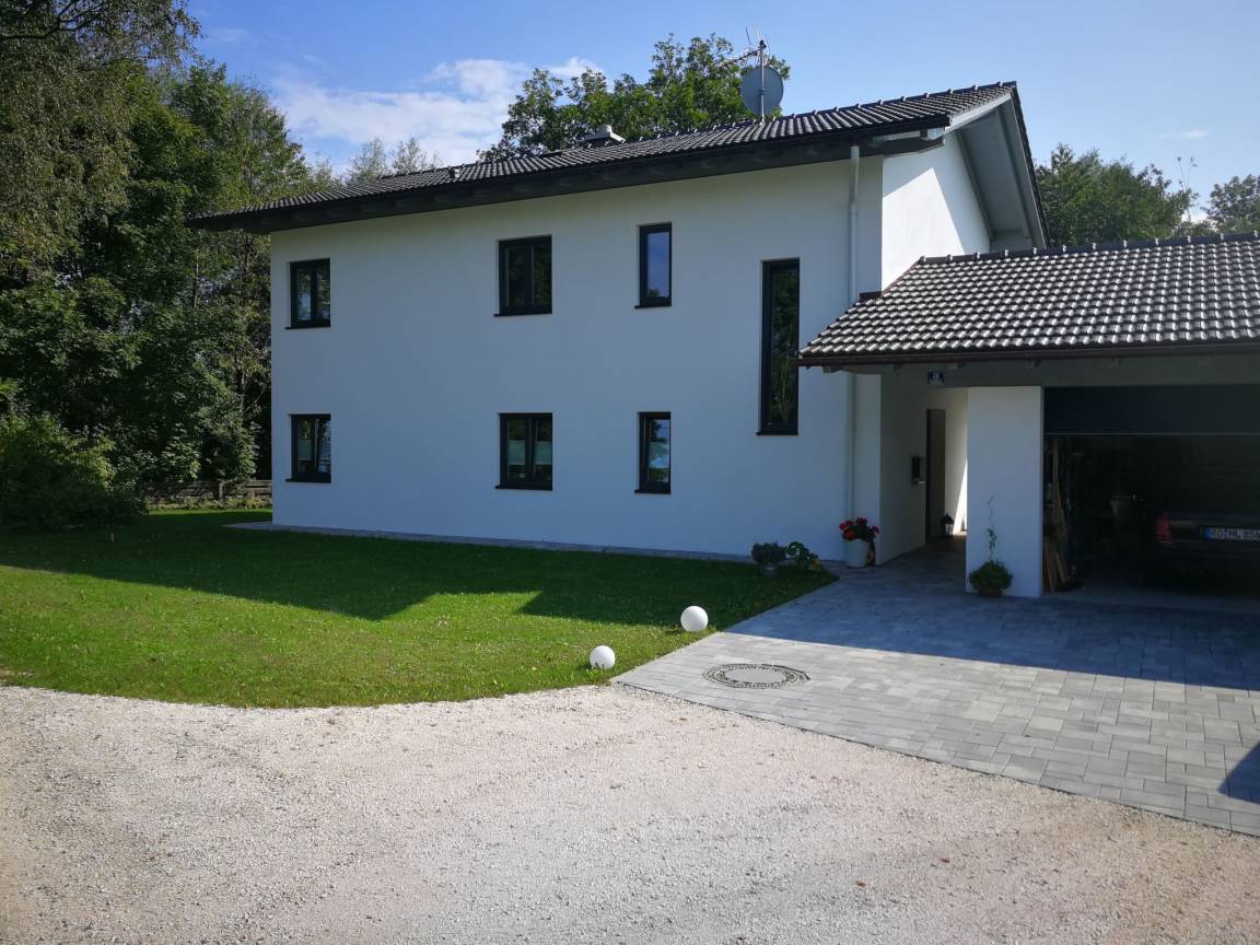75 M² Ferienwohnung ∙ 1 Schlafzimmer ∙ 4 Gäste - Laufen