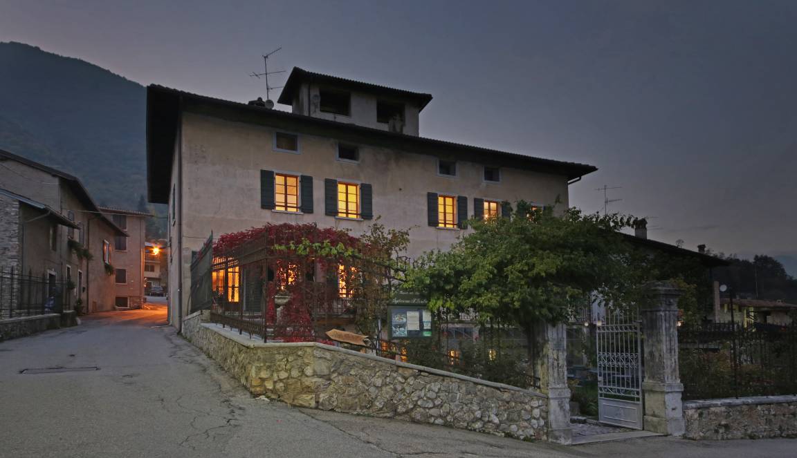 400 M² Boerderij ∙ 5 Slaapkamers ∙ 12 Gasten - Gargnano