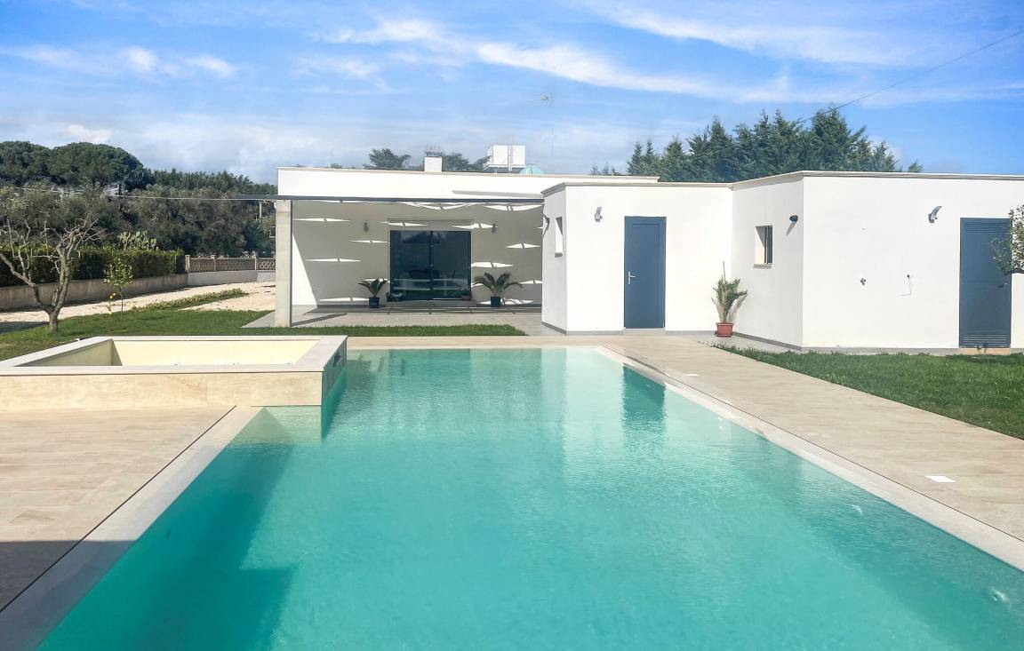 200 M² House ∙ 4 Bedrooms ∙ 10 Guests - Mesagne