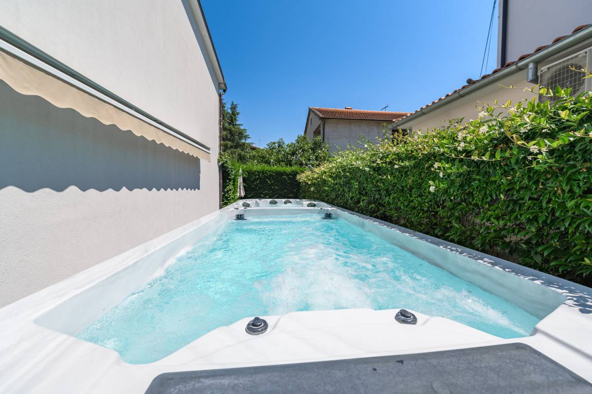 336 M² Villa ∙ 4 Habitaciones ∙ 10 Huéspedes - Poreč