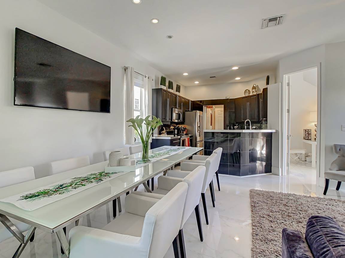 214 M² Villa ∙ 5 Bedrooms ∙ 8 Guests - Jupiter, FL