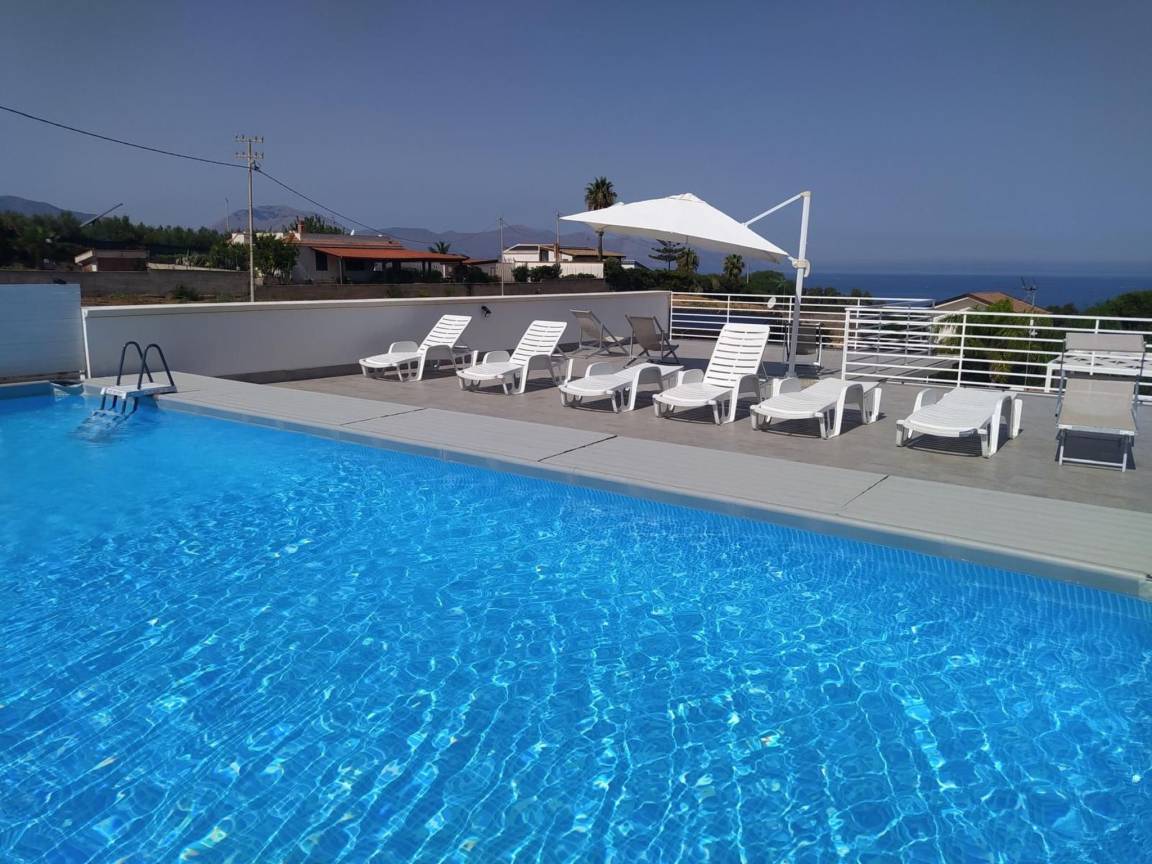 200 M² Ferienhaus ∙ 5 Schlafzimmer ∙ 12 Gäste - Balestrate