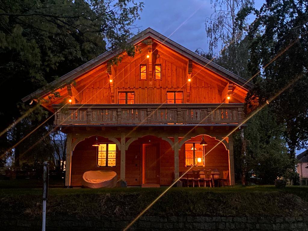140 M² Ferienhaus ∙ 4 Schlafzimmer ∙ 14 Gäste - Oberuckersee