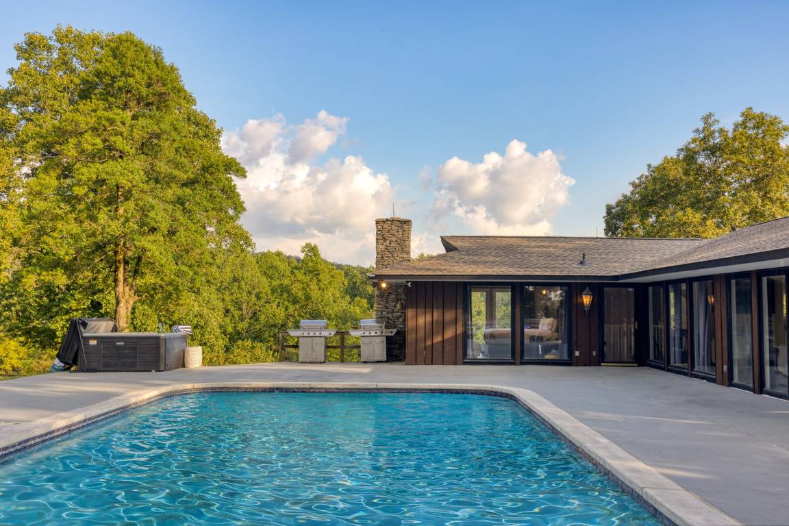House ∙ 5 Bedrooms ∙ 12 Guests - Blaine, TN